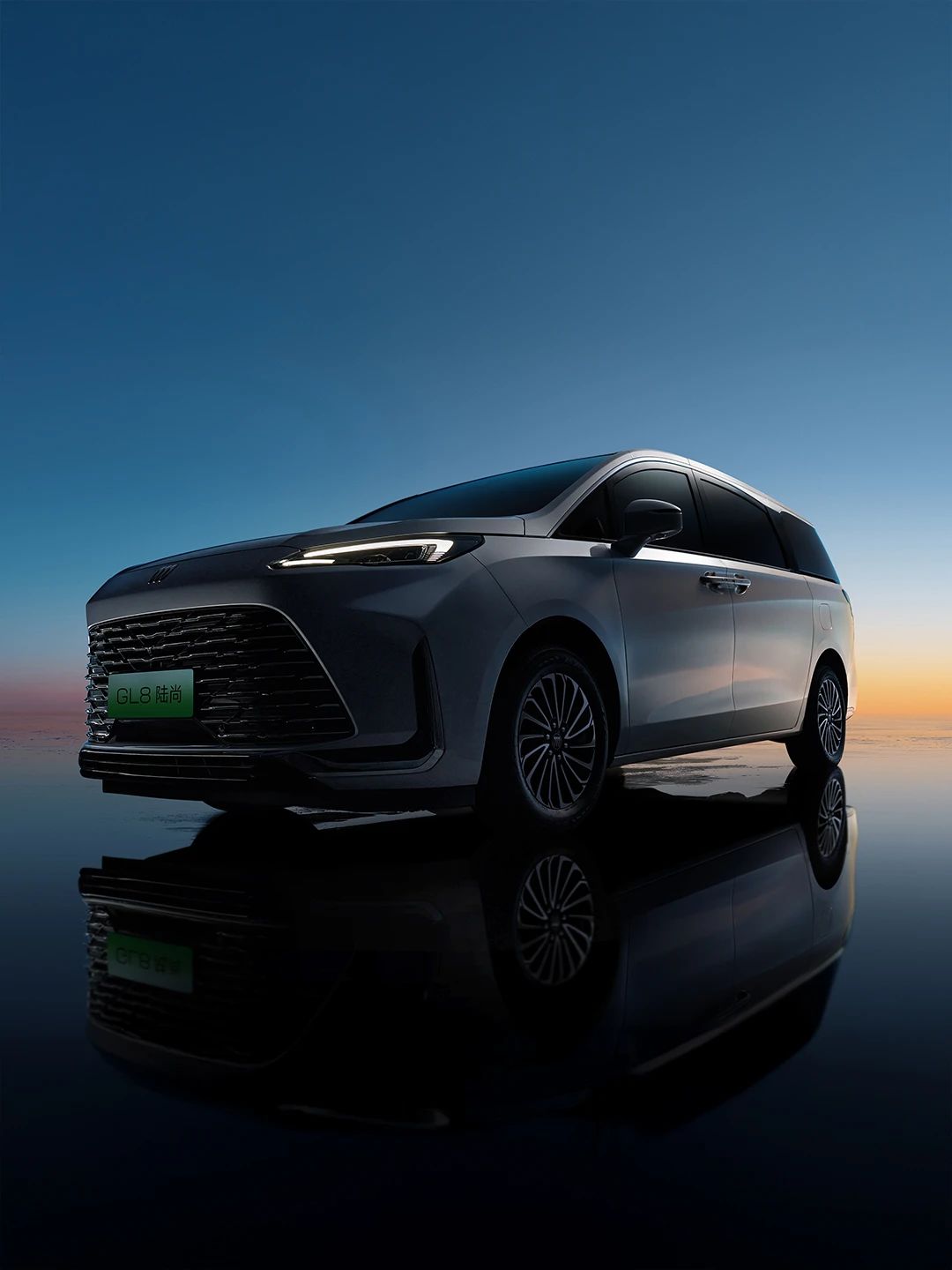 别克GL8陆尚官图发布，4月上海车展亮相 - 第一电动网