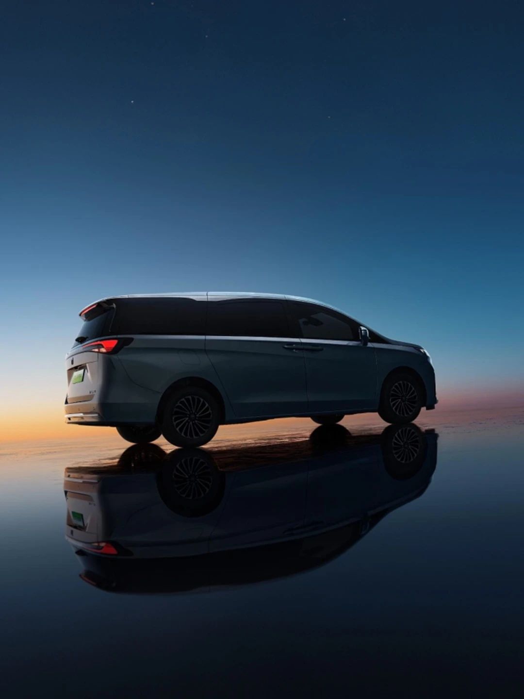 别克GL8陆尚官图发布，4月上海车展亮相 - 第一电动网