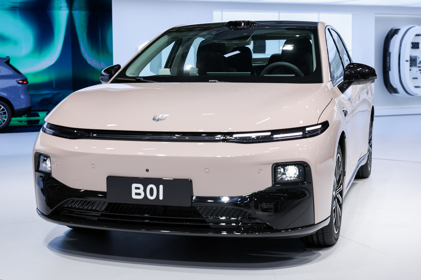 零跑B01纯电轿车即将全面到店，6月底开启预售 - 第一电动网