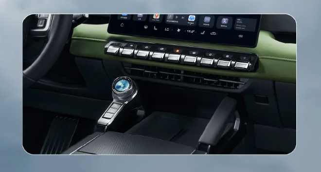 全球首款华为智能越野SUV东风猛士M817开启预售，32.99万起 - 第一电动网