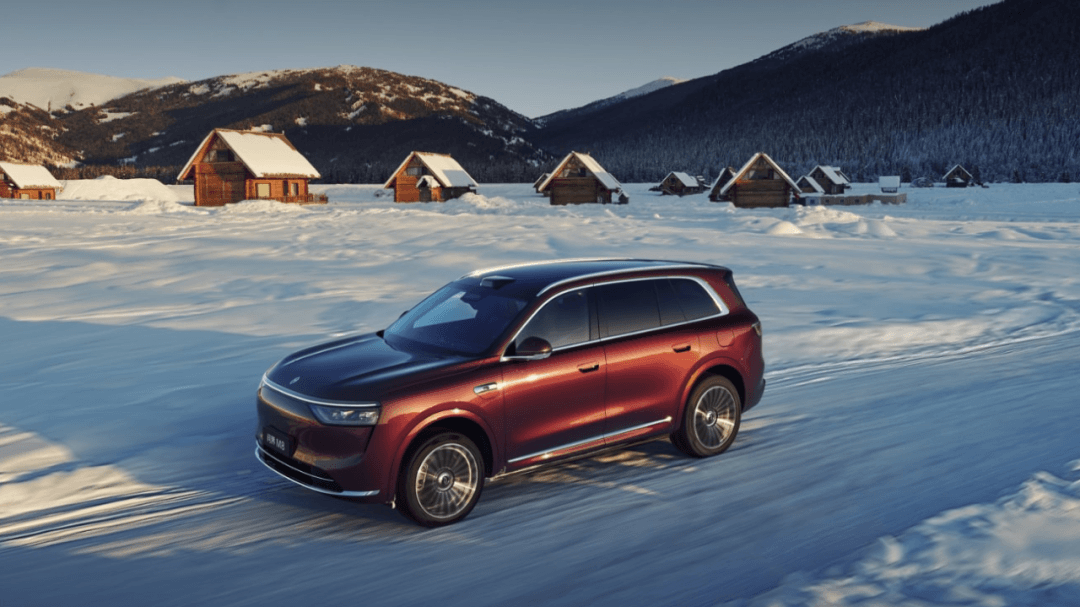 30万级大六座SUV，智己LS9和问界M8，哪款更值得推荐？ - 第一电动网